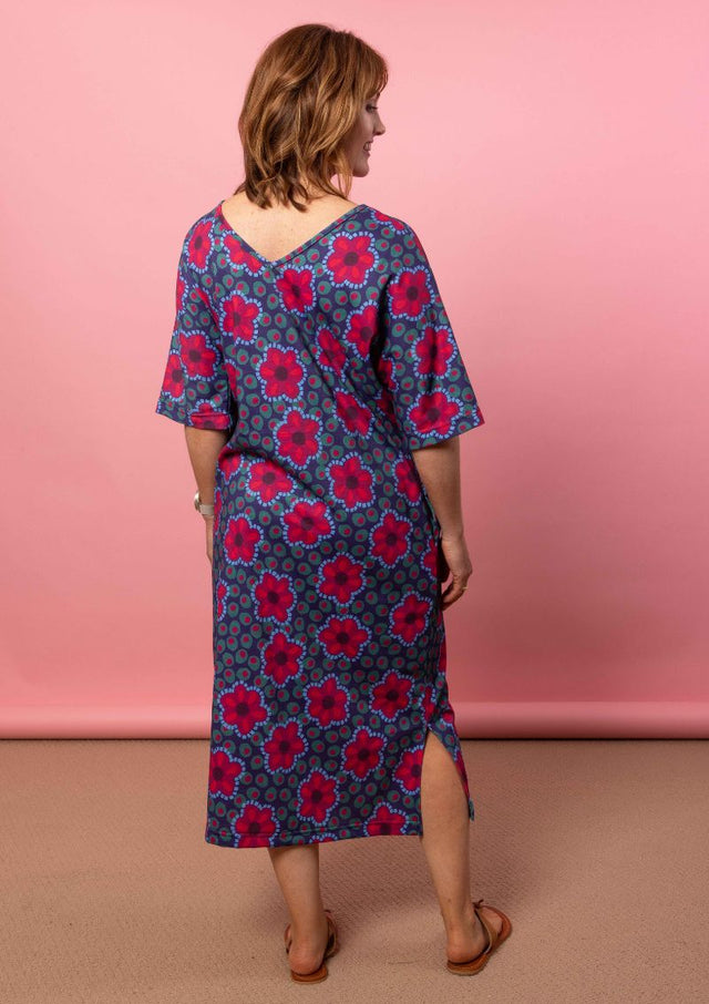 A comfortable organic cotton reversible dress made for all day wear ...